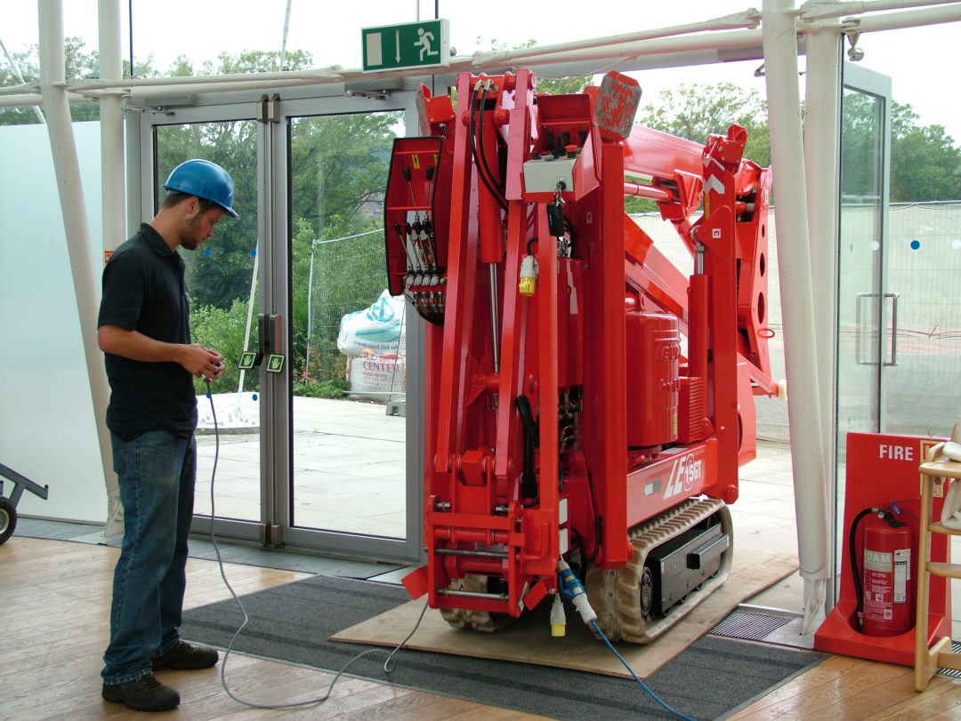 Spider Lift Tracked Access Machines | AM Access